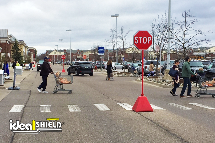 Pyramid Base Sign With Wheels – Source 4 Industries