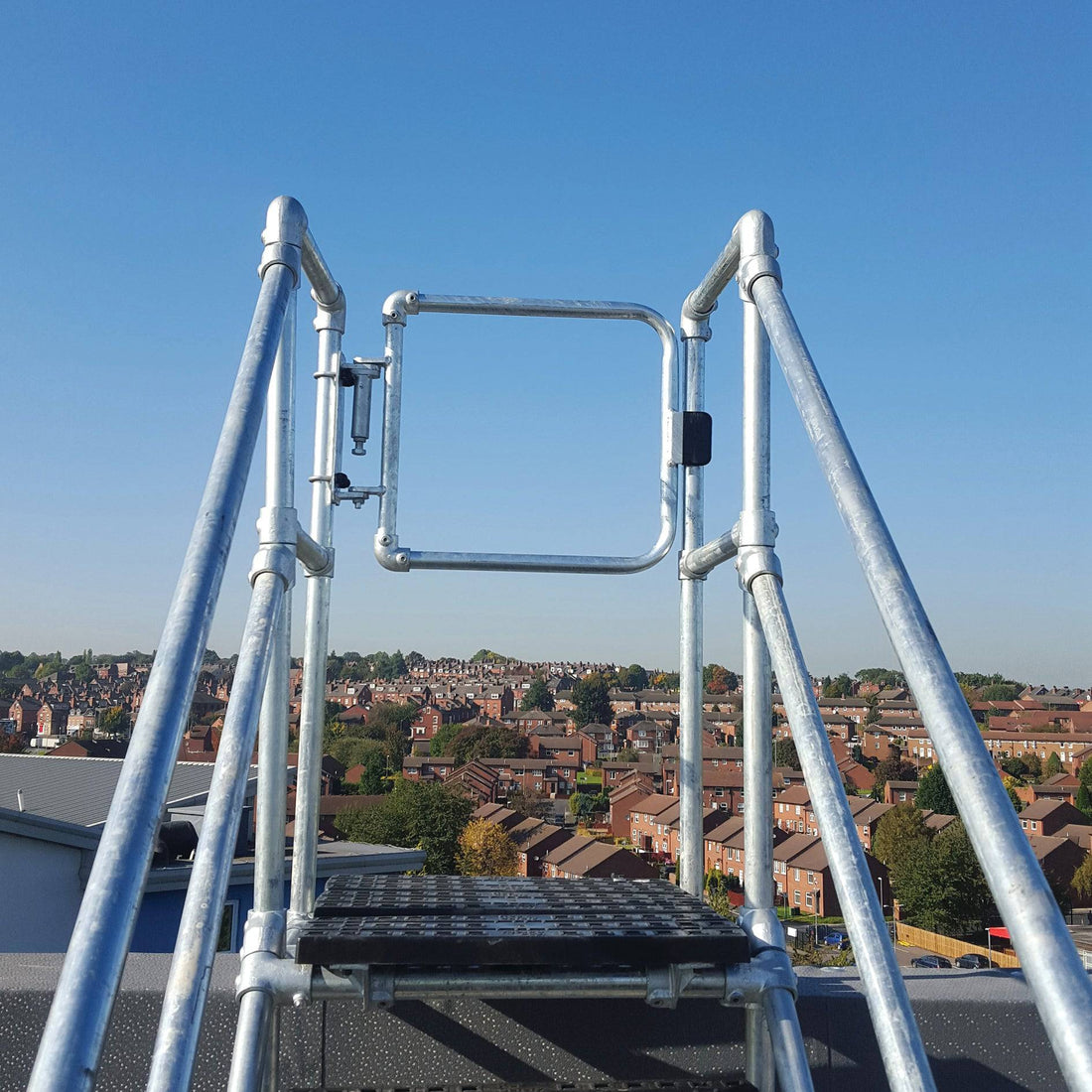 Self-Closing Steel Safety Gate (Spring Loaded) – Source 4 Industries